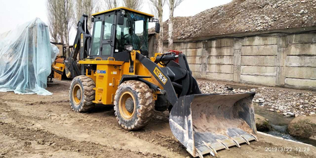 Экскаватор-погрузчик XCMG WZ30-25 сотилади.