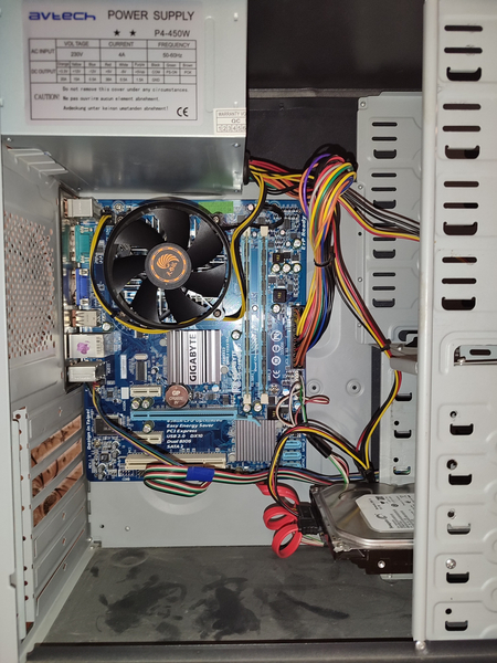 Acer emachines e350. Intel n450. 2gb ddr2. Hdd 160gb. Zaryadk 30-60min