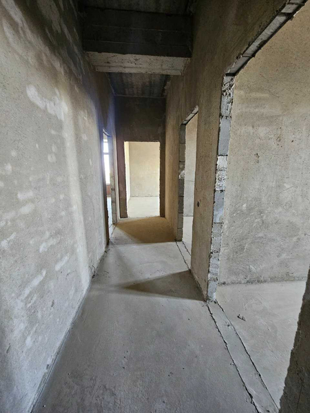 3 xonali 93m² 7-qavat sotiladi