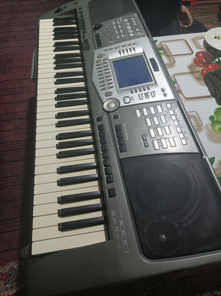 Yamaha PSR 1000 в хорошем состоянии