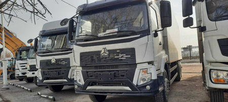 Автофургон HOWO V5 6x4 / 9 м Высокая кабина /2х спальник