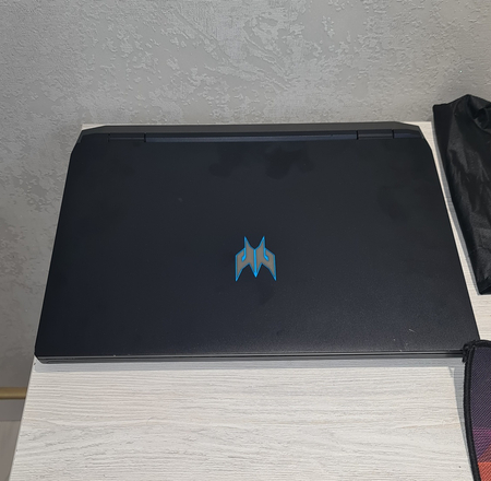 СРОЧНО! Продается игровой ноутбук Acer Predator Helios 300.