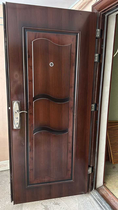 Продаются межкомнатные двери б/у 5 штук