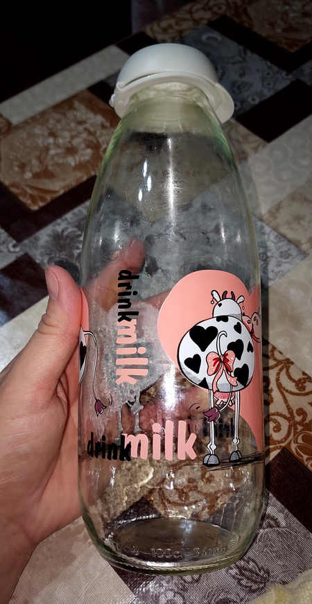 Посуда бутылка для молока 1 л.