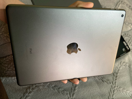 iPad 9 64gb/wifi yangi