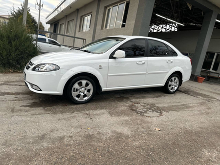 Lacetti (Gentra) 3 позиция, 2023г, 23000 км, в идеальном состоянии.
