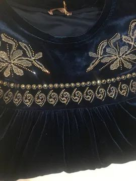 Yangi ayollar ko’ylagi sotiladi