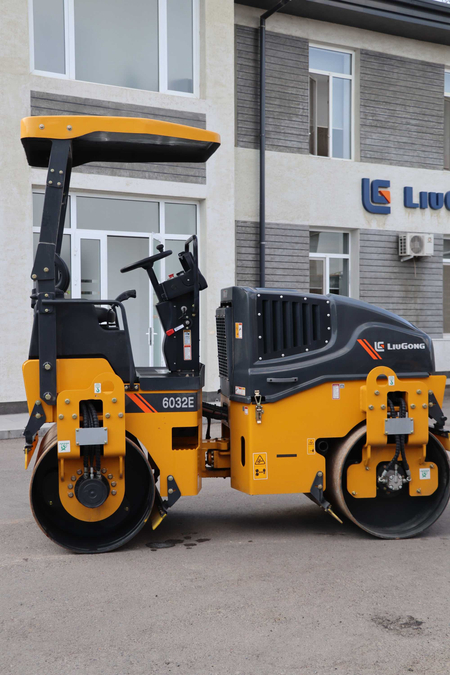 Mini katok 6032E, 3.3t