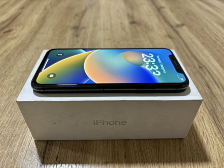 iPhone X в идеальном состоянии