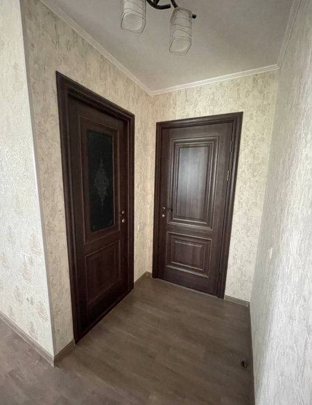 .Продам 1комнатную балкон 2х6метр можно сделать 2комнатную 40м2 евроре