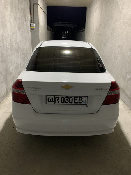 Nexia 3 srochna sotiladi