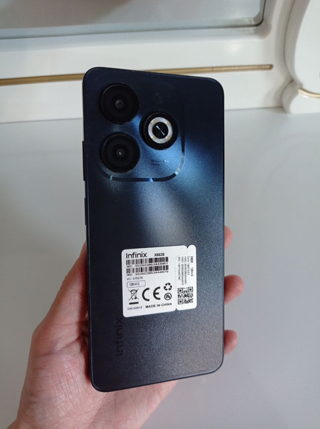 Infinix smart 8 в отличном состоянии
