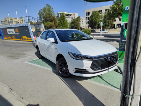 BYD qin  ev 450 km