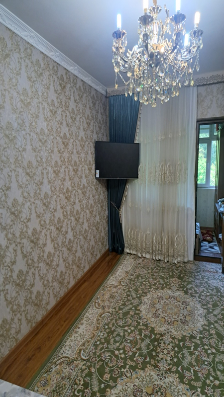 Ахмад Югнакий массив 3п4/2/5. Продаётся трёхкомнатная квартира