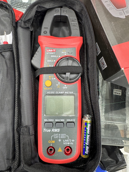 UNI-T  203+  Multimeter