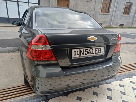 Nexia 3 avtomat srochno sotiladi