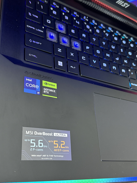 MSI Raider GE78HX 13VI ( i9 13980HX & RTX4090 )