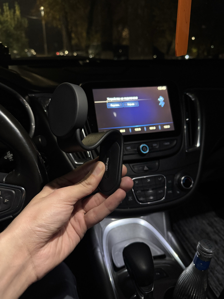 Avtomobil uchun magnitli holder