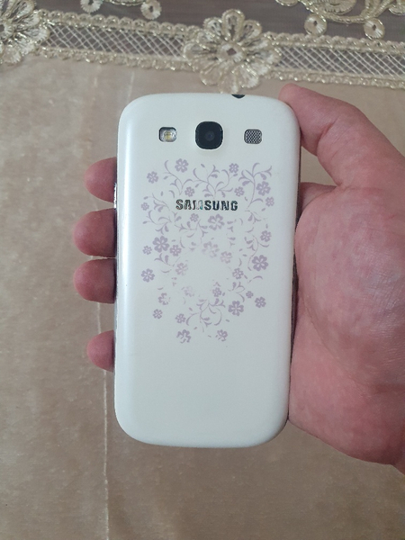 Srochna sotiladi Samsung  Galaxy S3 16Gb  White Original Veitnam
