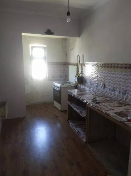 Продаётся 3 Комнатная на Дархане не торец общ пл 72м