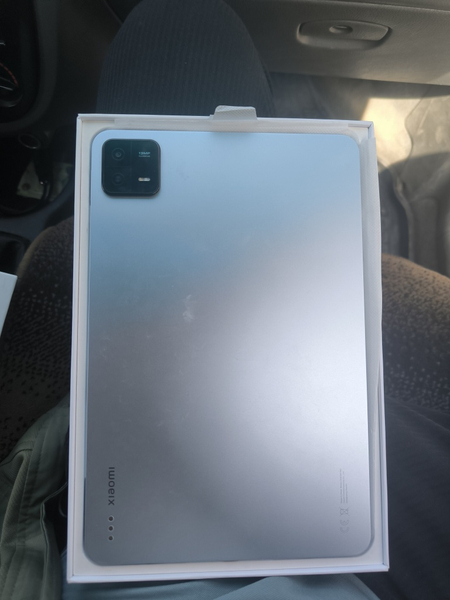 xiaomi pad 6  qirilga chizilgan joyi yuq