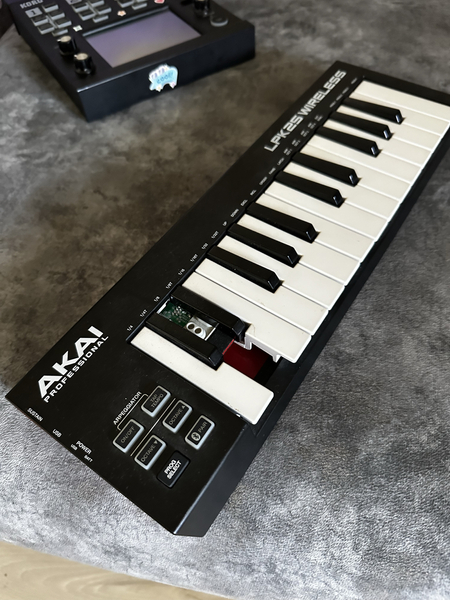 Akai pro lpk 25 wireless