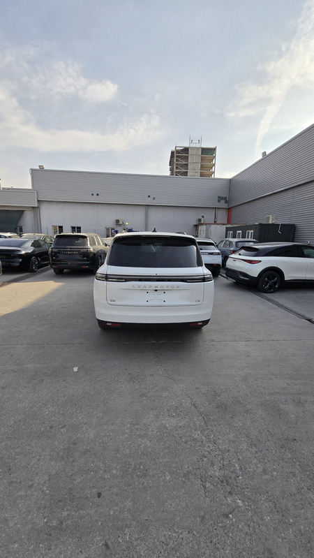Leapmotor C16. KIA karnival va BYD Tang o\\\'rniga. Perechislenyabor.