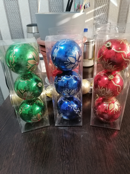 Продаются новогодние игрушки