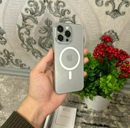 iPhone 15 Natural Titanium
