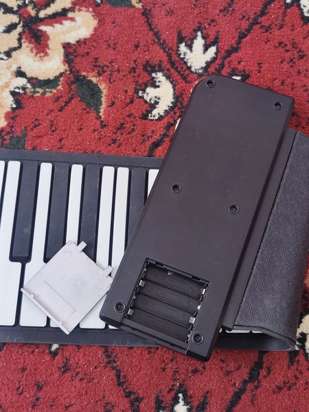 pianino Пианино силиконовая клавиатура в хорошем состояние, почти не и