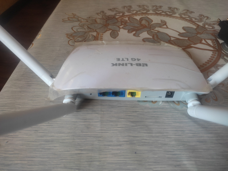 Router Sotiladi Sim kartalik