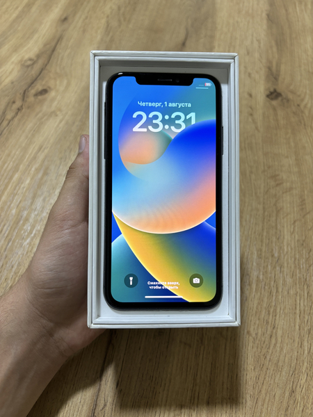 iPhone X в идеальном состоянии