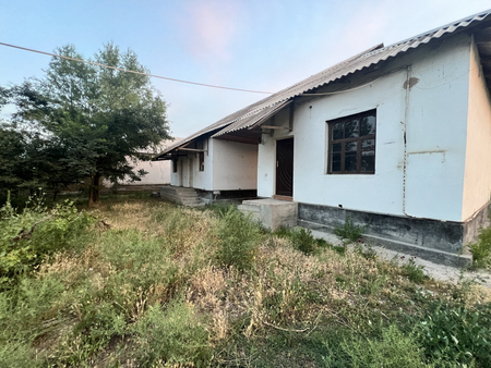 Ховли уй сотилади 5 хона Гулистон Зарбдорда