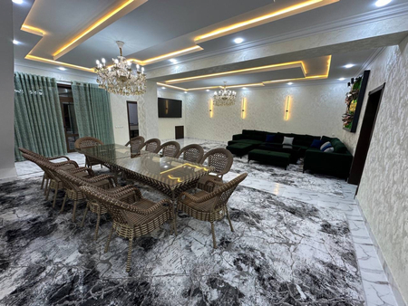 20-30 kishili PLAZA 10 ta kamyuterli