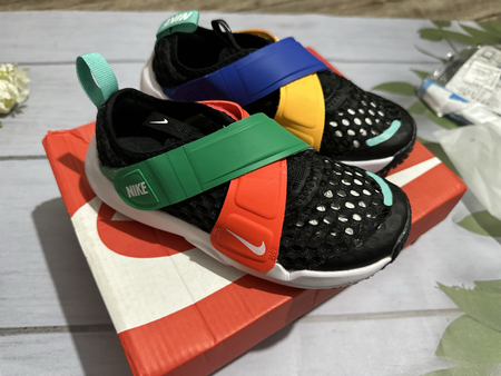 В наличии сеточные летние кросы от nike оригинал