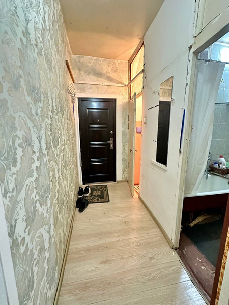 Максим Горький Продается 2 комнатная квартира Мирзо-Улугбек