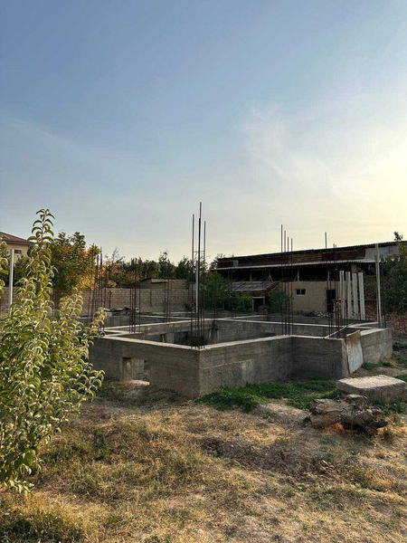 Sotiladi 8.19 sotx Qibray t, Kadastrdan 1.7 km kirganda
