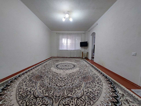 Срочно. Талабаларга, ишлайдиганларга/Без хозяйки.