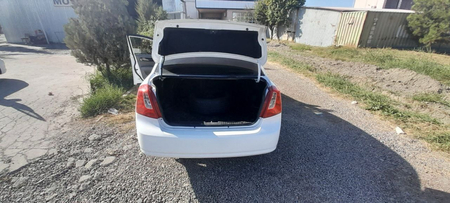 Lacetti AT 1,5 sotiladi