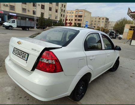 Chevrolet Neksiya 3