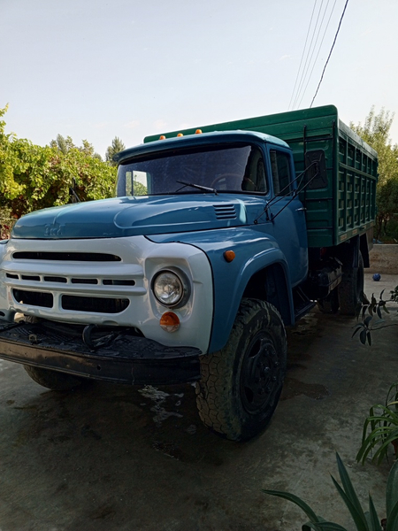 Zil 130 sotiladi