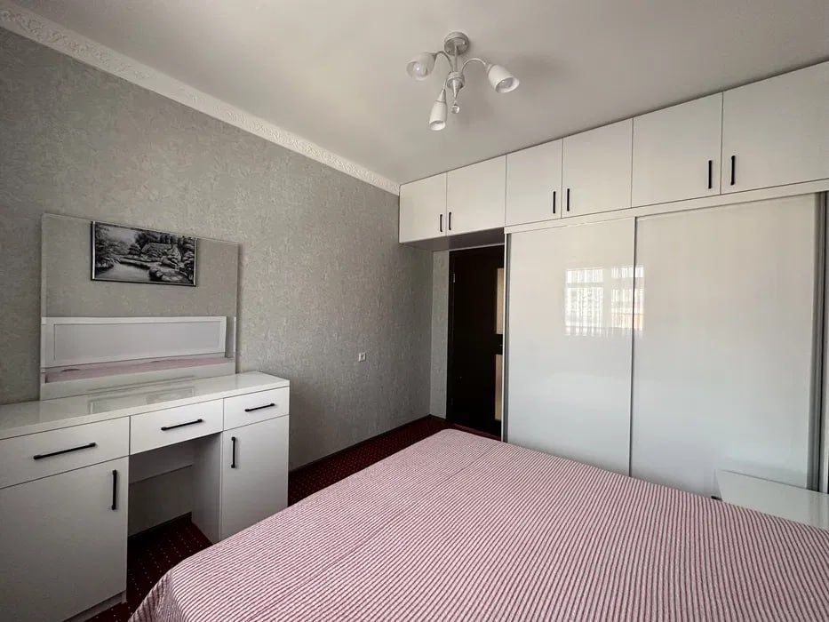 Сотилади. Сергели 5а.  3/4/7. 60м²