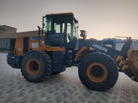 Фронтальный погрузчик XGMG LW500FN сотилади