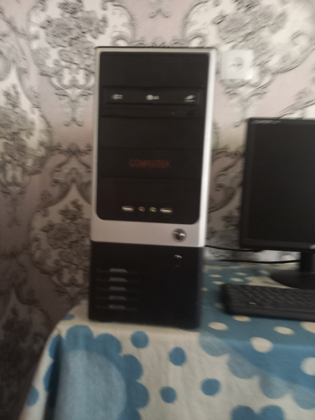 Kompyuter LG qora