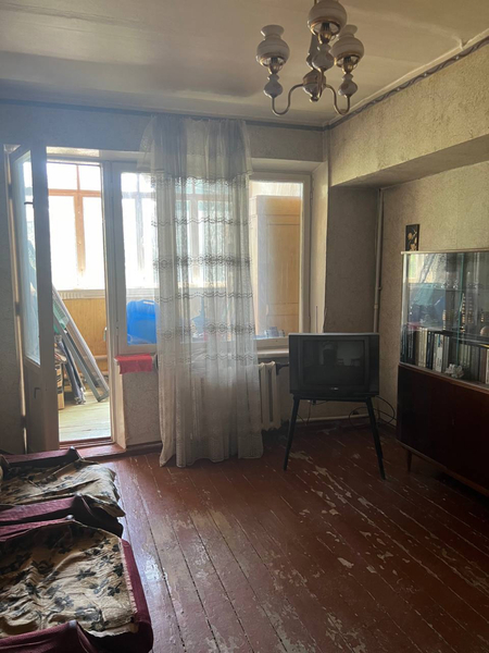 Срочно продаётся Юнусабад 4кв 2/2/4