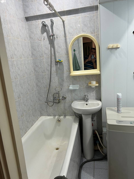 Продаю свою квартиру в центре 1/2-3-9. 50 кв. Метро Ойбек.