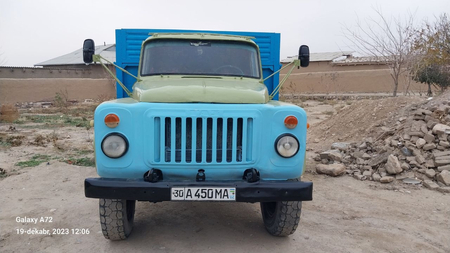 Gaz 53 sotiladi .