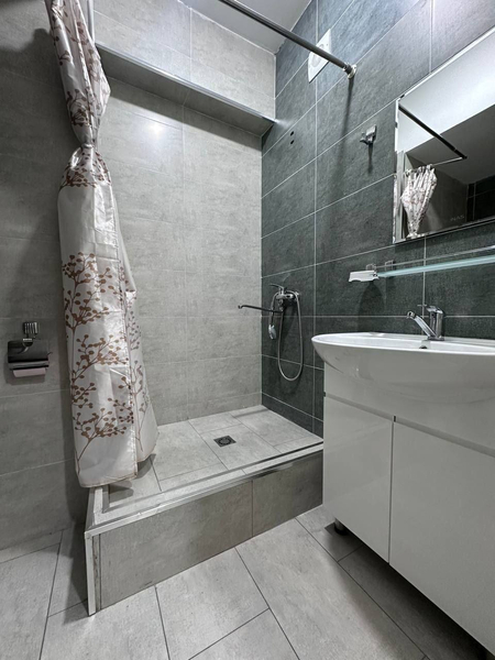 Продается 2х ком. квартира на Ц-7, ор-р: 110 школа,  70м2