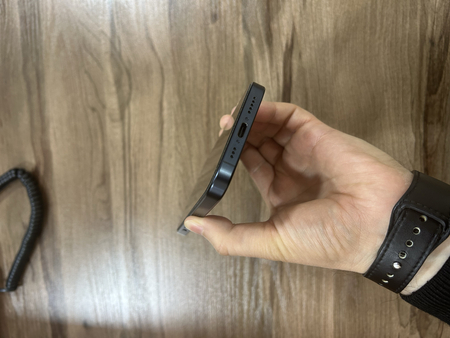 Iphone 15 pro 256 сотилади