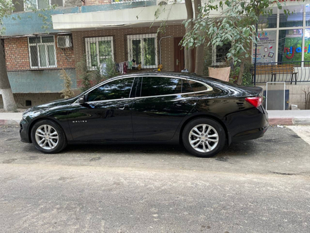 Malibu 2 (2.4) 2018 qora 37.000km toza